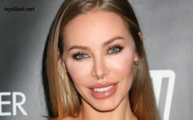 nicole aniston | Biography, Age, Wiki, Height, Net Worth